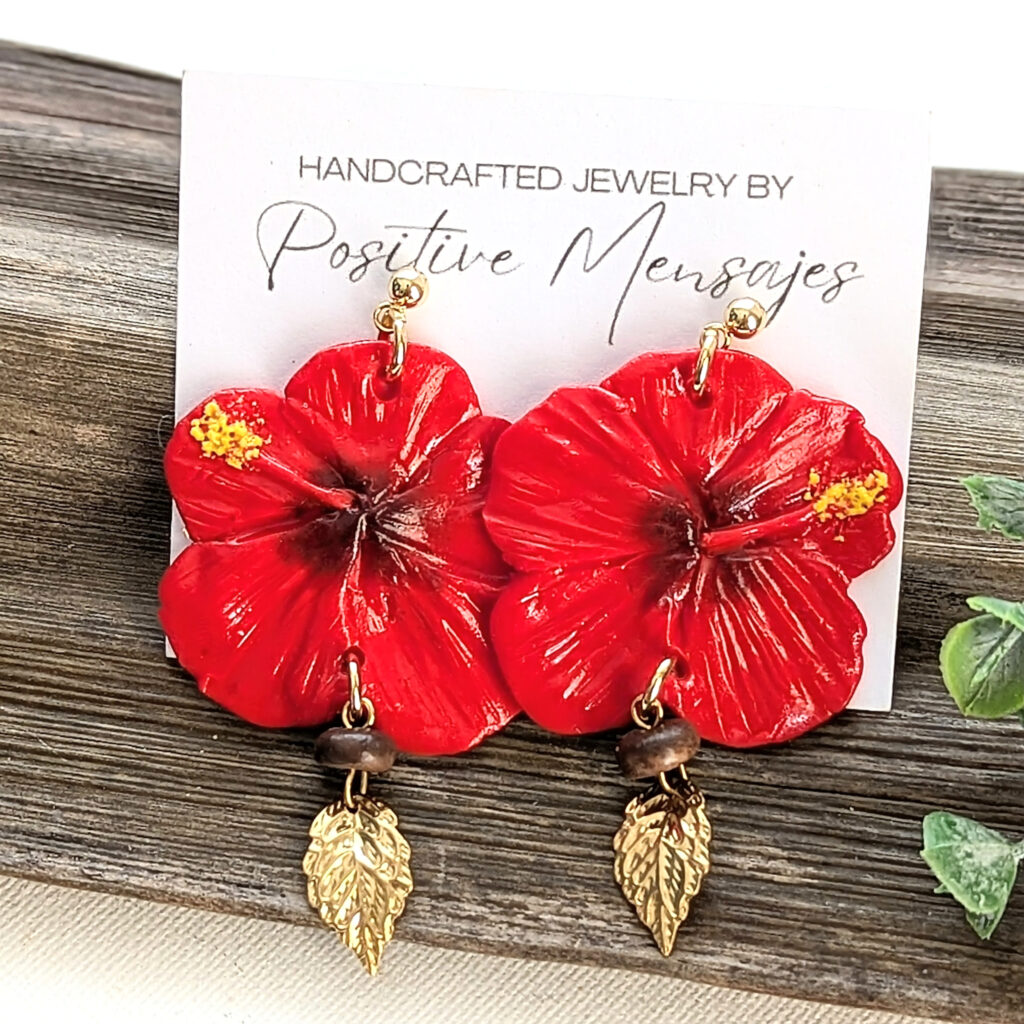Flor De Maga Earrings With Beads and Golden Leaves - Positive Mensajes